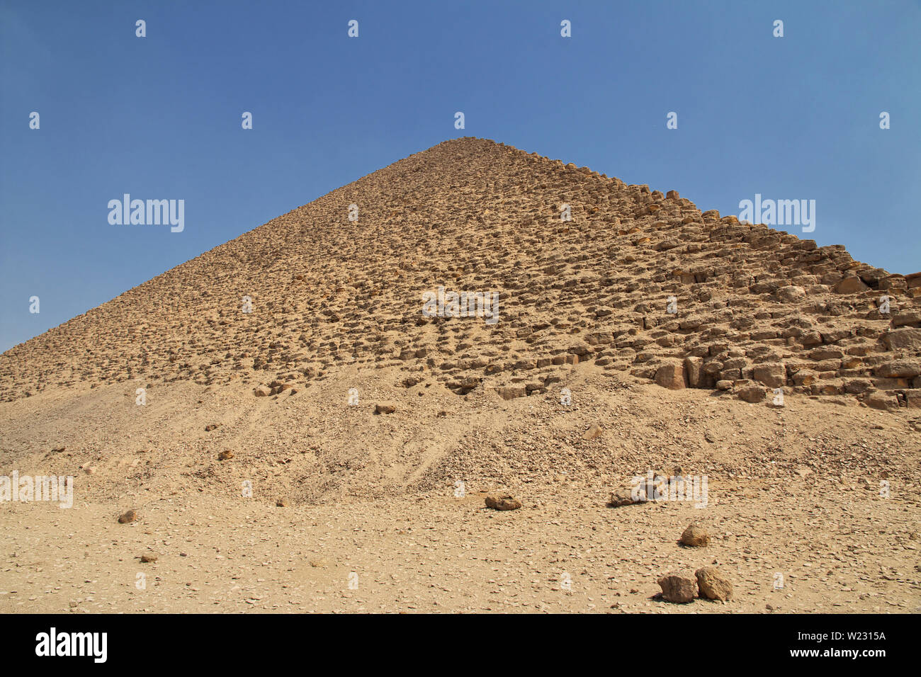 Pyramids in Dahshur, Sahara desert, Egypt Stock Photo - Alamy