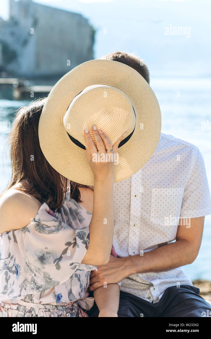 Closed relationship hi-res stock photography and images - Alamy