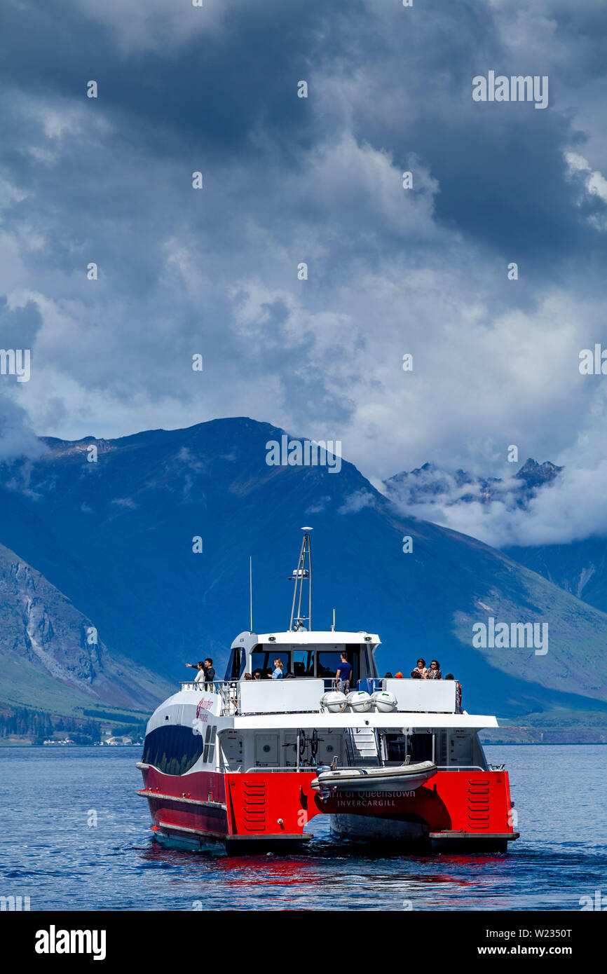 A Lake Wakatipu Scenic Cruise Boat, Queenstown, Otago, South Island ...
