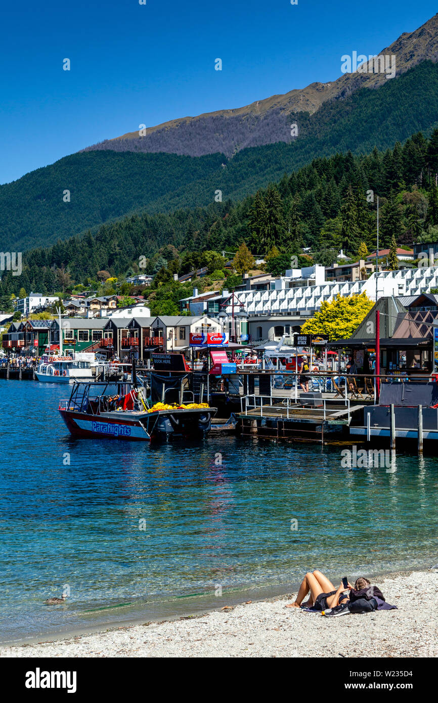 Queenstown lake beach hi-res stock photography and images - Alamy