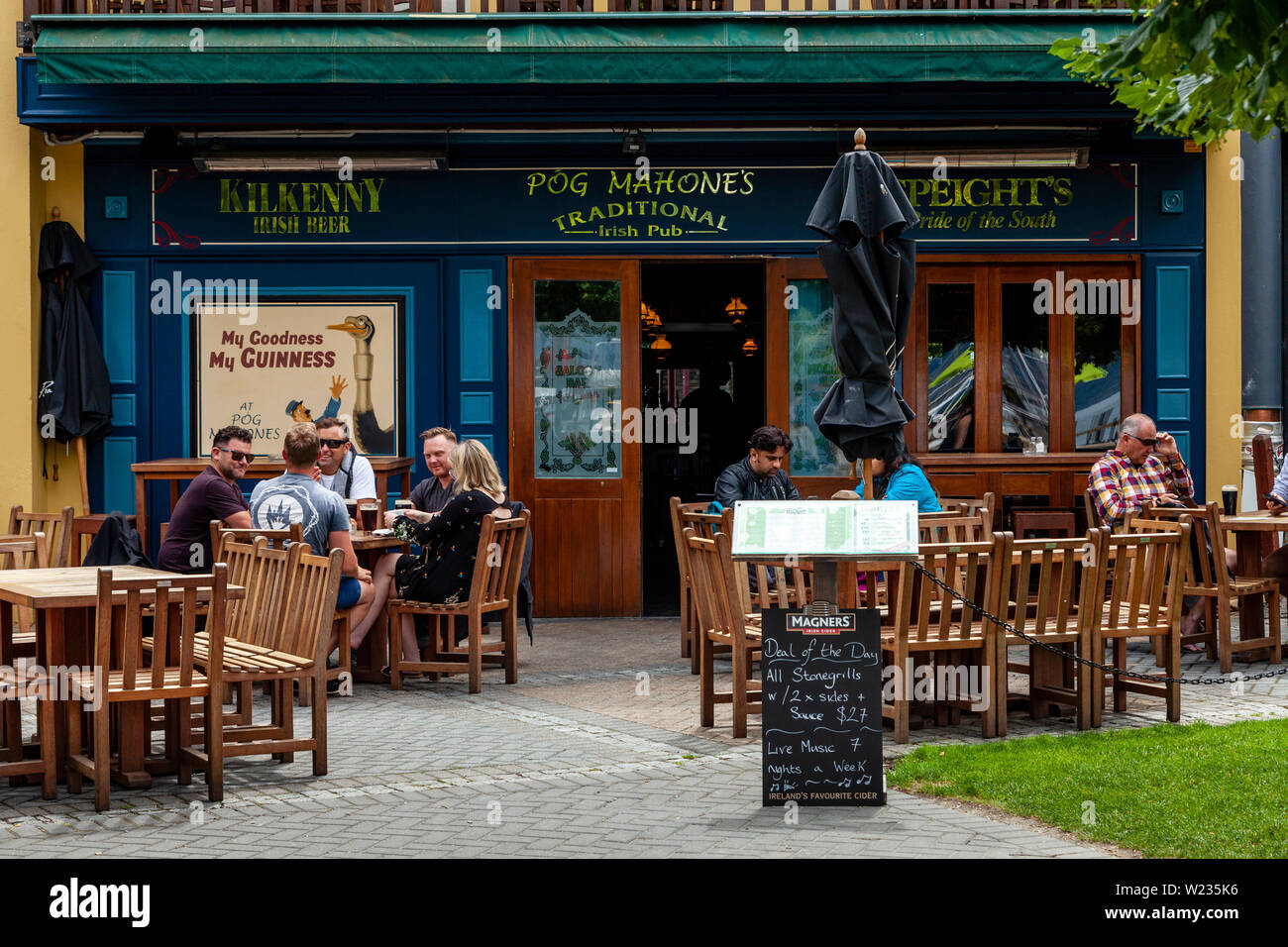 A Traditional Irish Pub In Queenstown, Otago, South Island, New Zealand ...