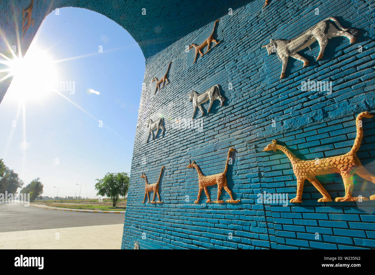 Ishtar gate of the ancient city of babylon hi-res stock photography and ...