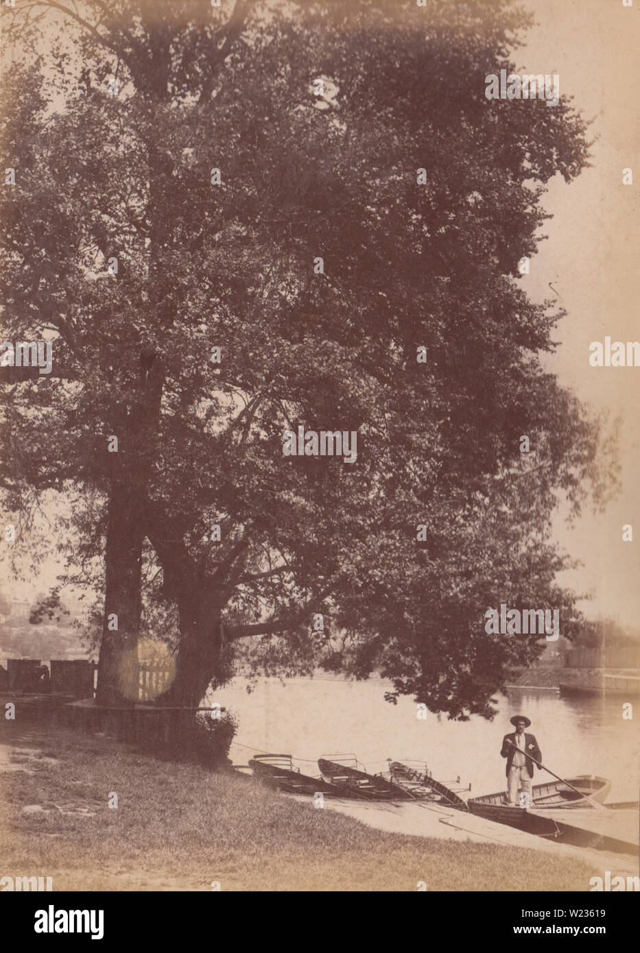 Victorian river hi-res stock photography and images - Alamy