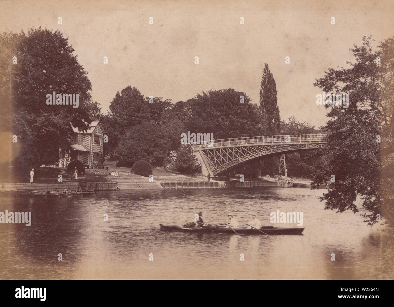 Antique photograph of victorian people hi-res stock photography and ...