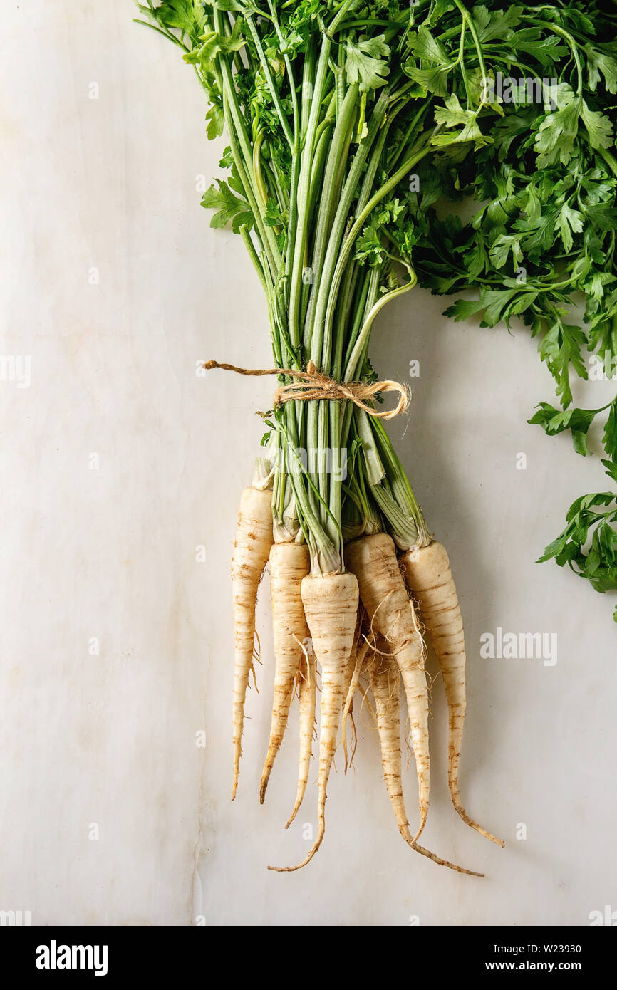 Bundle of young garden beetroot Stock Photo - Alamy