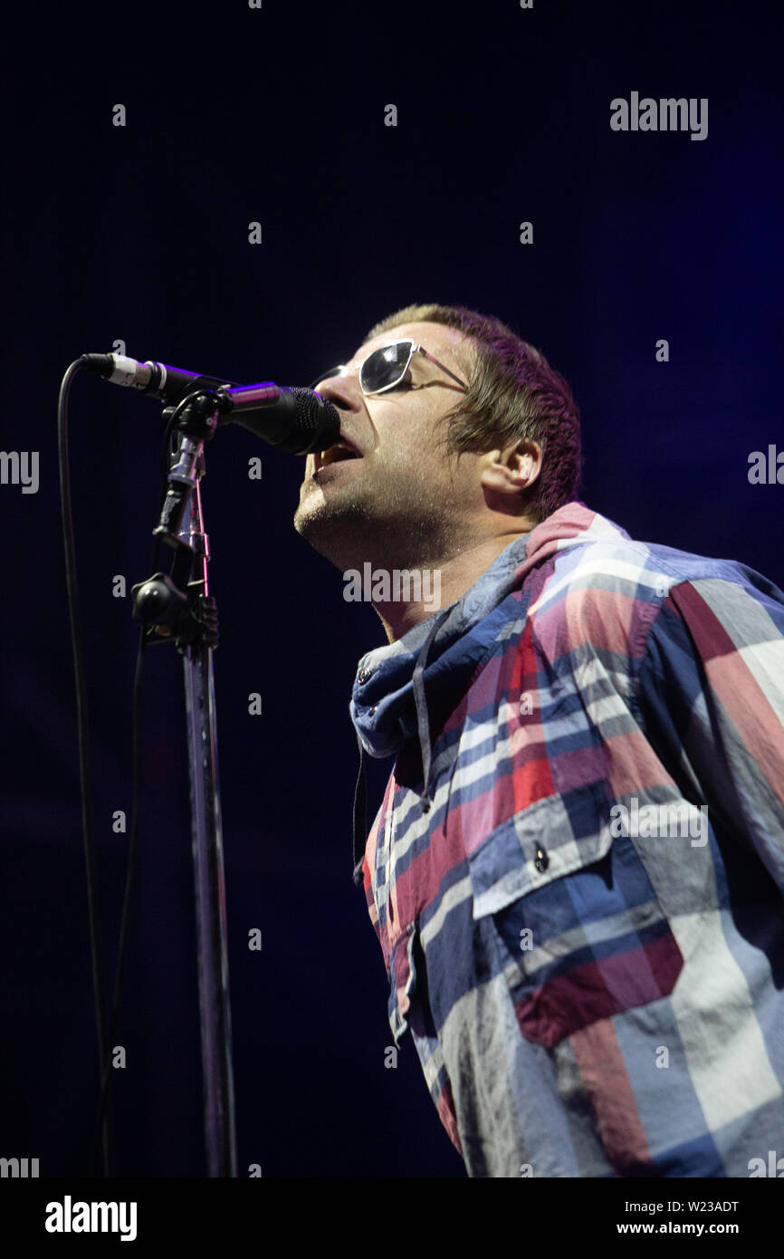 Liam gallagher concerto hi-res stock photography and images - Alamy