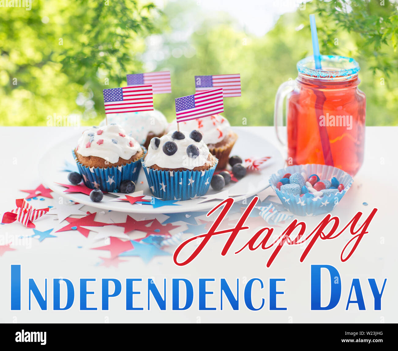 cupcakes with american flags on independence day Stock Photo - Alamy