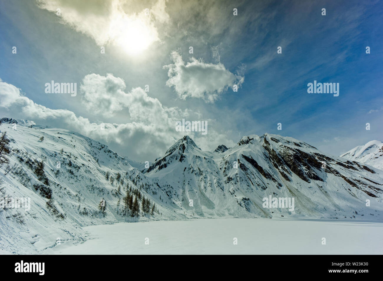 Northern italy snow mountains hi-res stock photography and images - Alamy