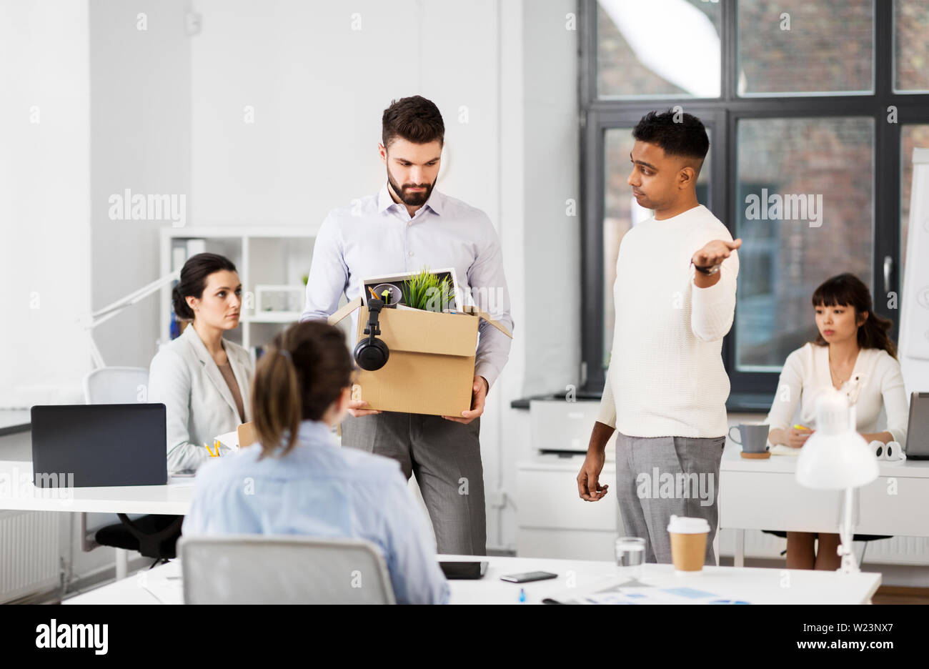 Worker leaving an office hi-res stock photography and images - Alamy