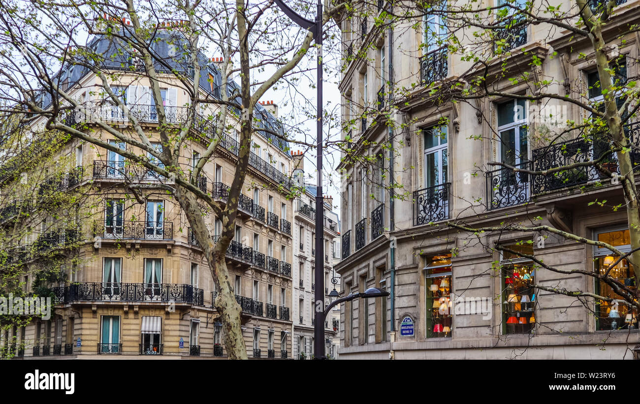 Parisian facades hi-res stock photography and images - Alamy