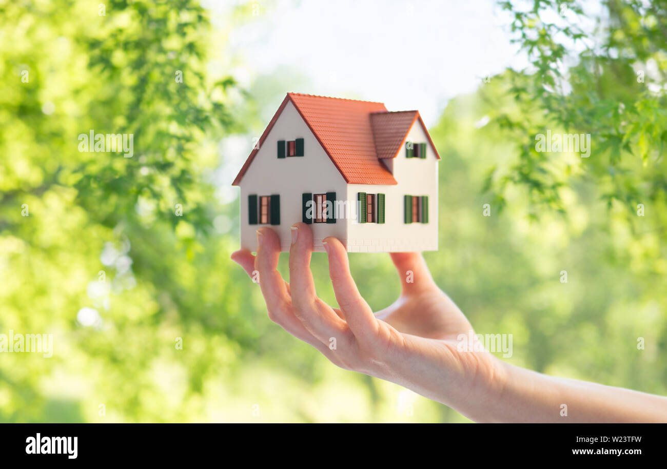 Hand built house hi-res stock photography and images - Alamy