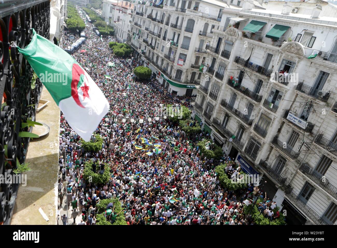 Algerian independence hi-res stock photography and images - Alamy