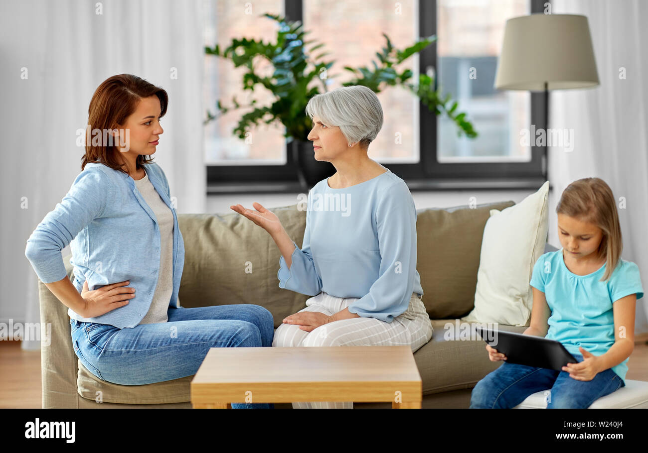 Older mother adult daughter argue hi-res stock photography and images ...