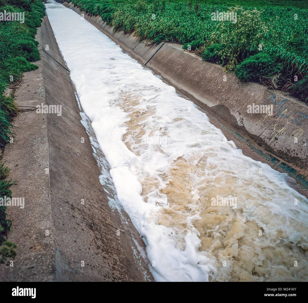 Sewage Outfall Uk High Resolution Stock Photography and Images - Alamy