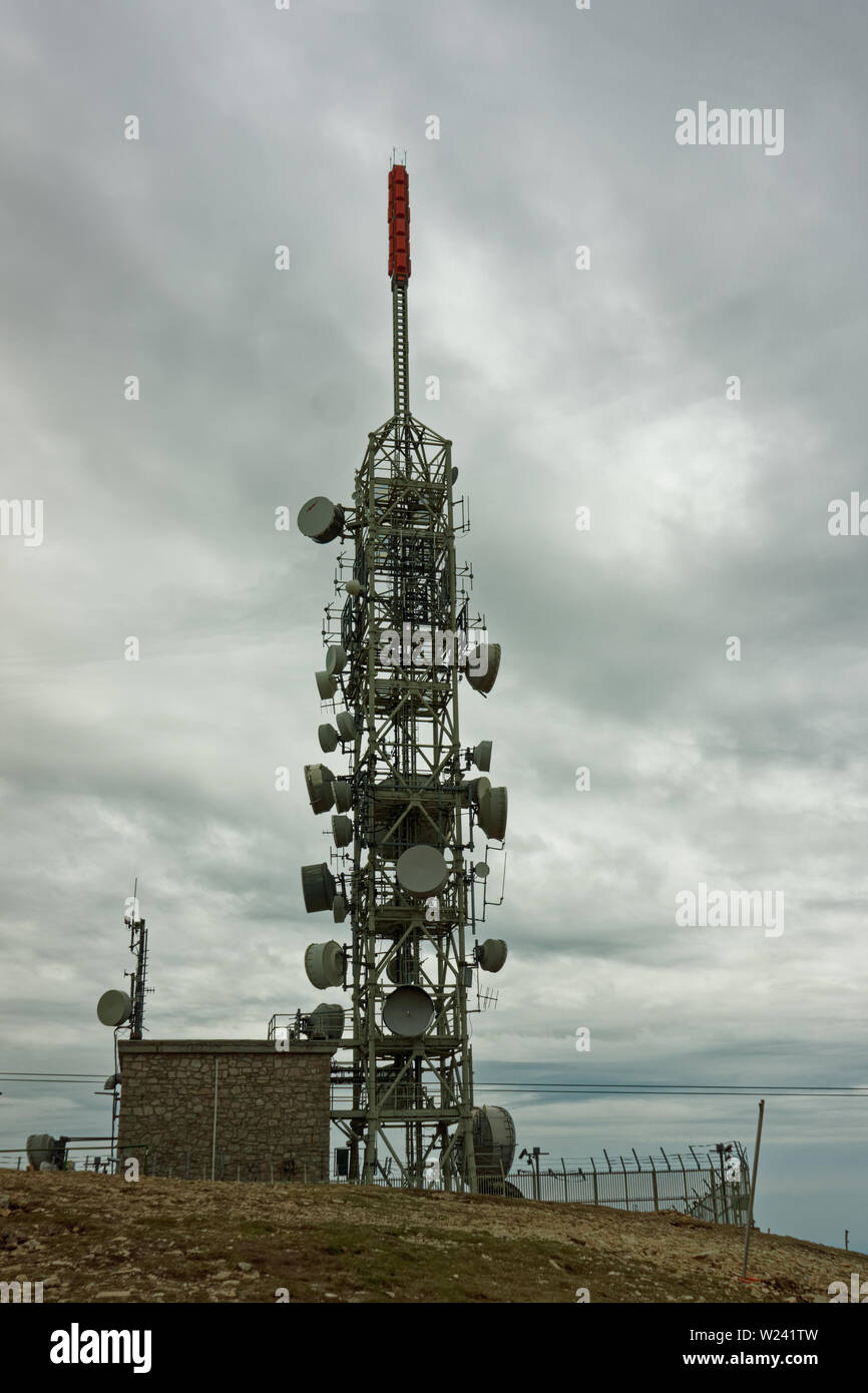 Cell base station transmitter tower hi-res stock photography and images ...