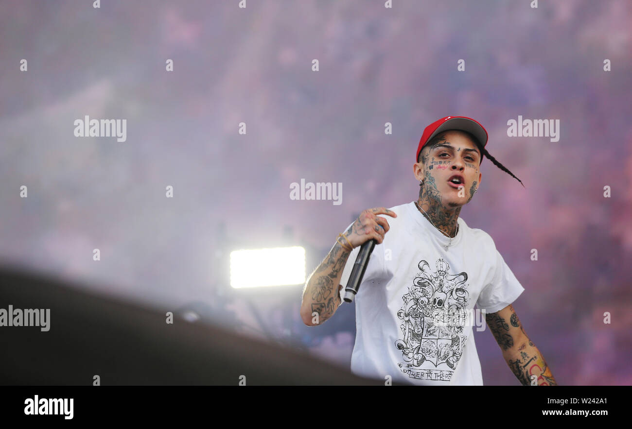 Lil skies hi-res stock photography and images - Alamy