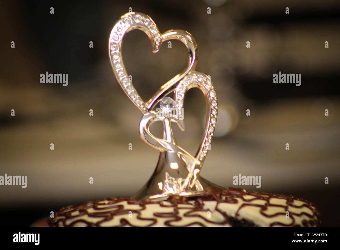 Cake topper hi-res stock photography and images - Alamy