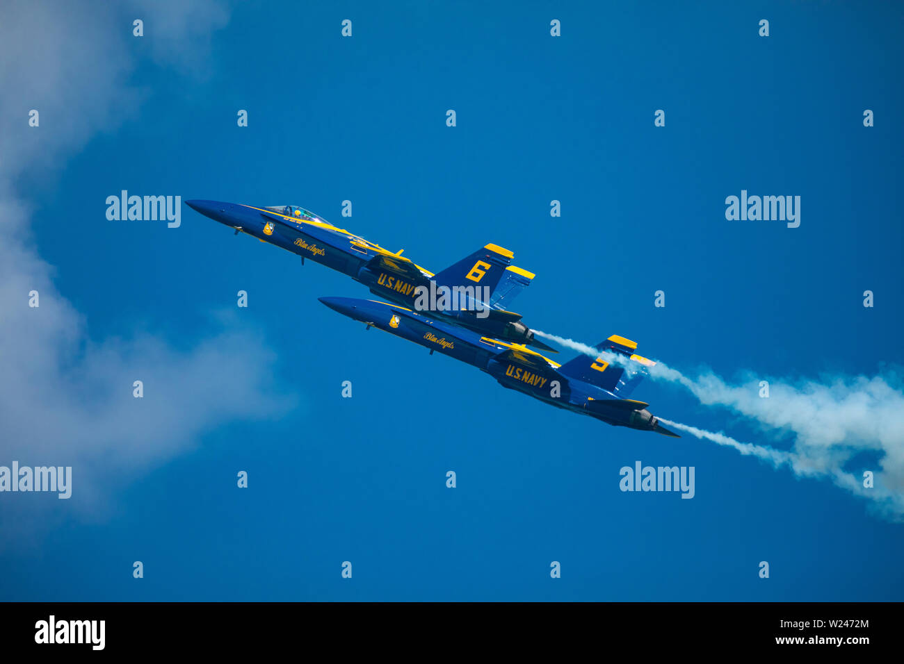 Blue angels fighter hi-res stock photography and images - Alamy