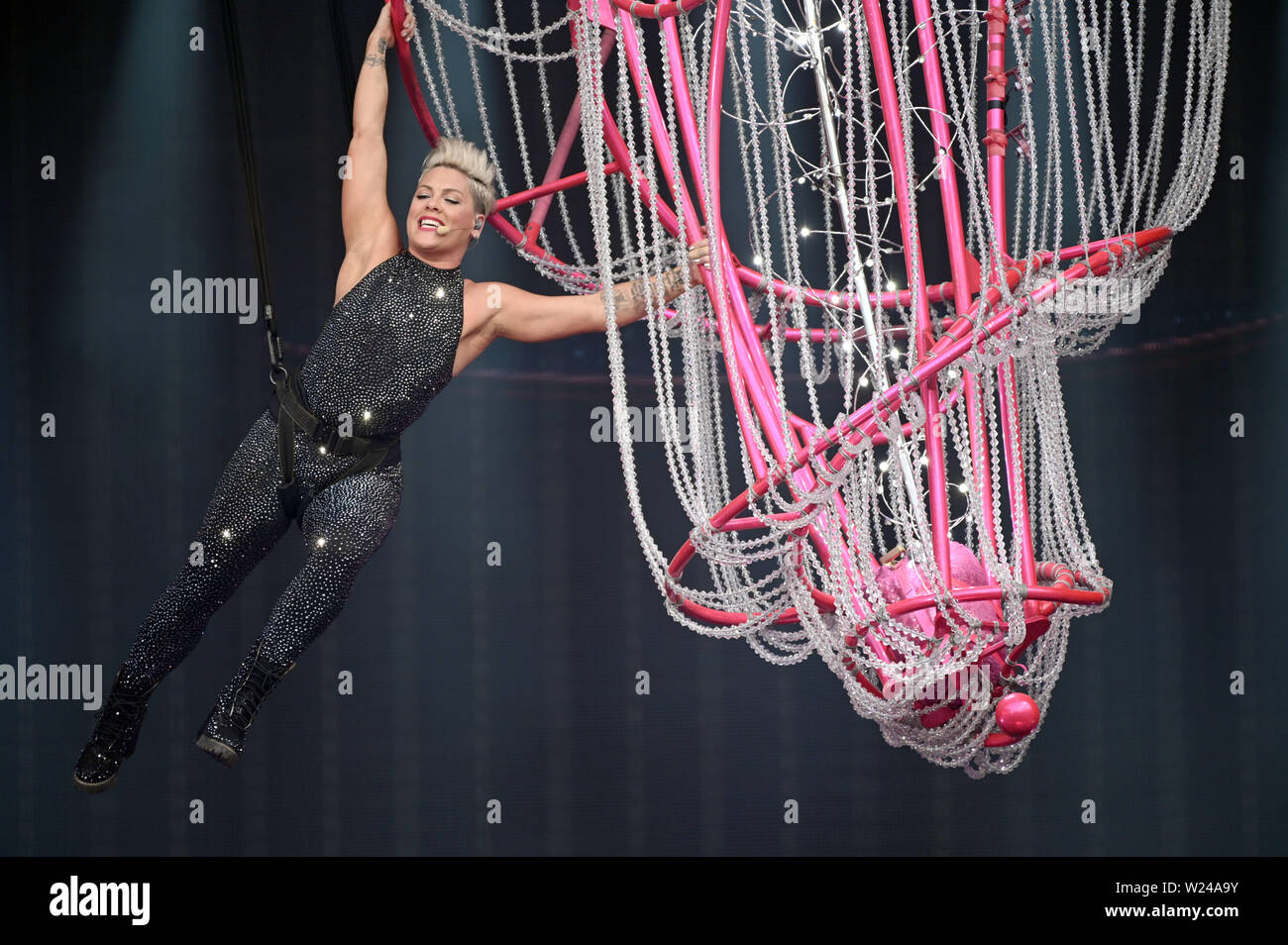 Cologne, Germany. 05th July, 2019. The US-American pop rock singer Pink ...
