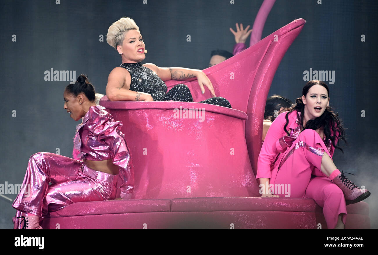 Cologne, Germany. 05th July, 2019. The US-American pop rock singer Pink ...