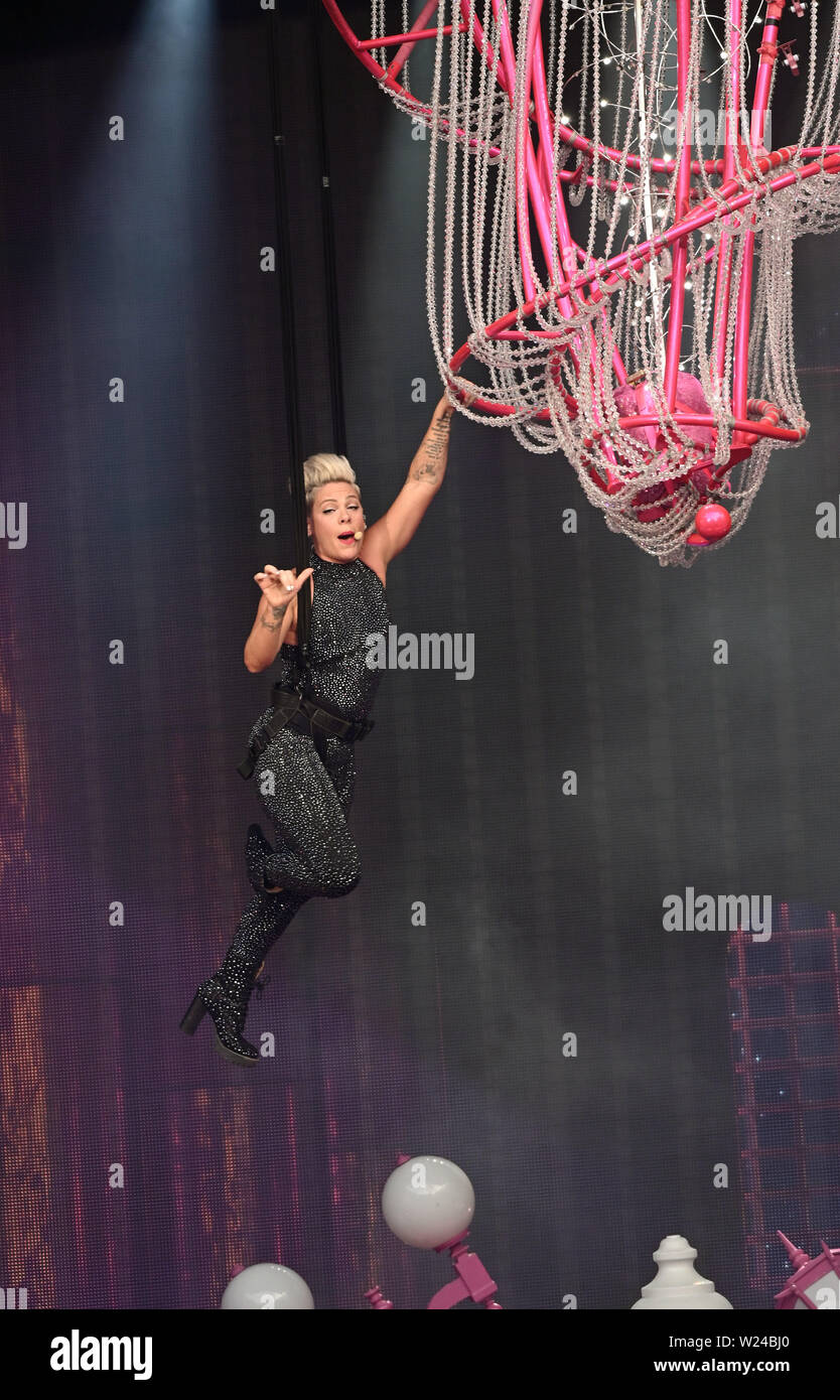 Cologne, Germany. 05th July, 2019. The US-American pop rock singer Pink ...