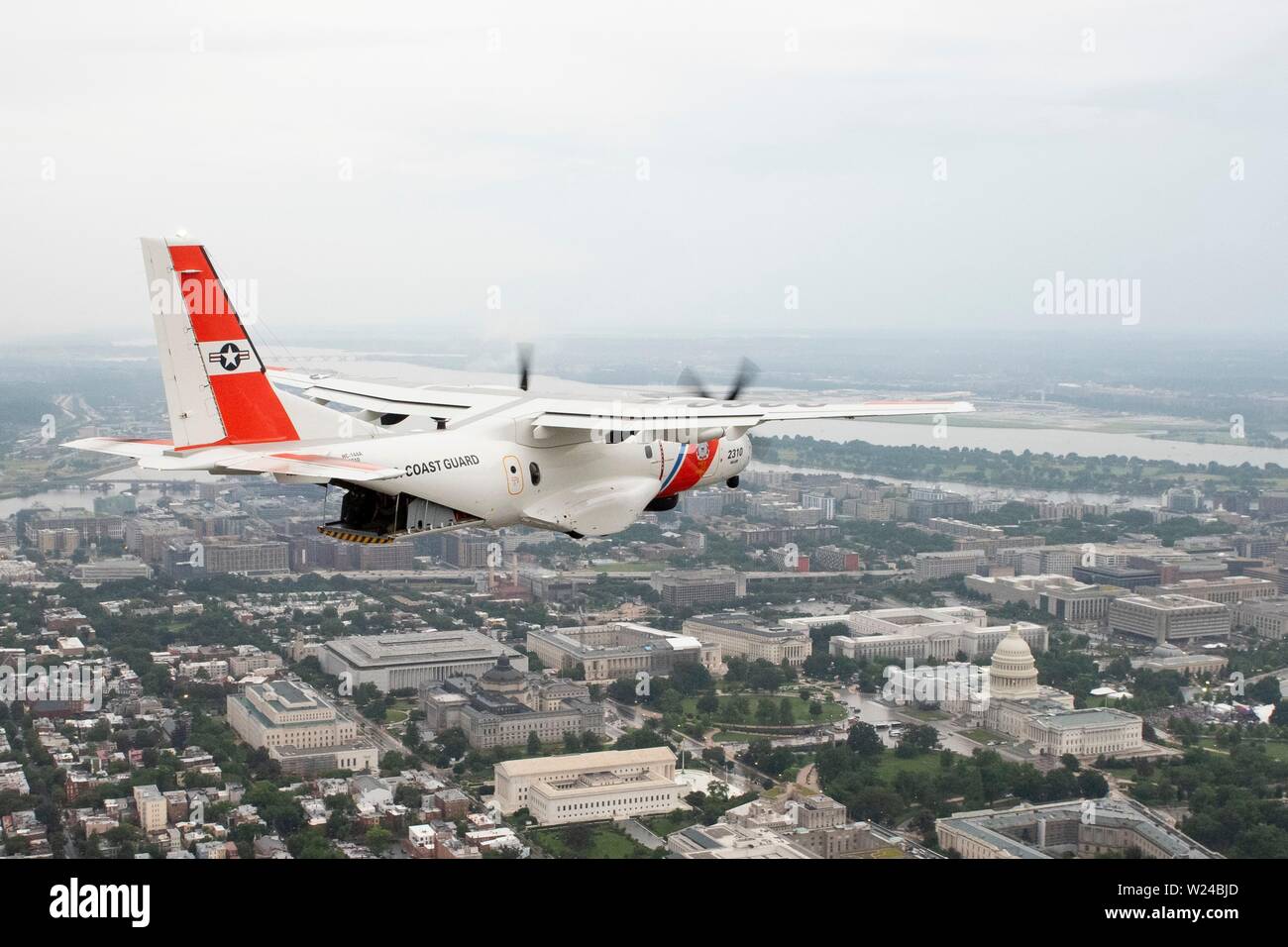 4th july flyover usa hi-res stock photography and images - Alamy
