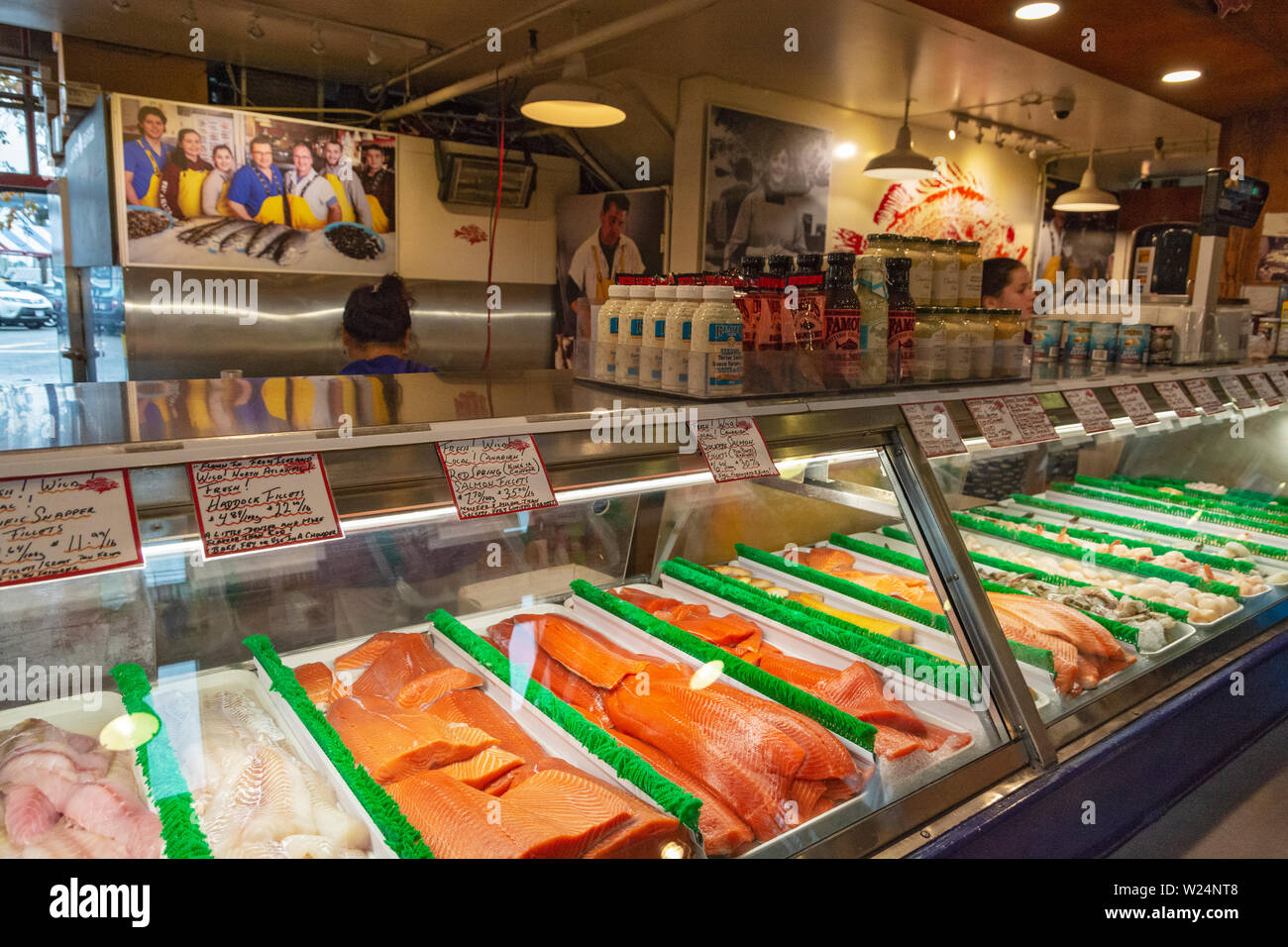 Market fish hi-res stock photography and images - Alamy