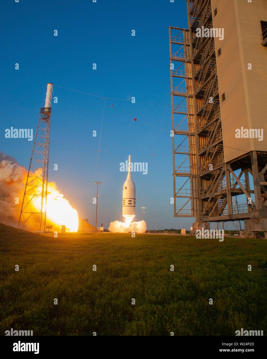 Ascent abort flight 2 hi-res stock photography and images - Alamy