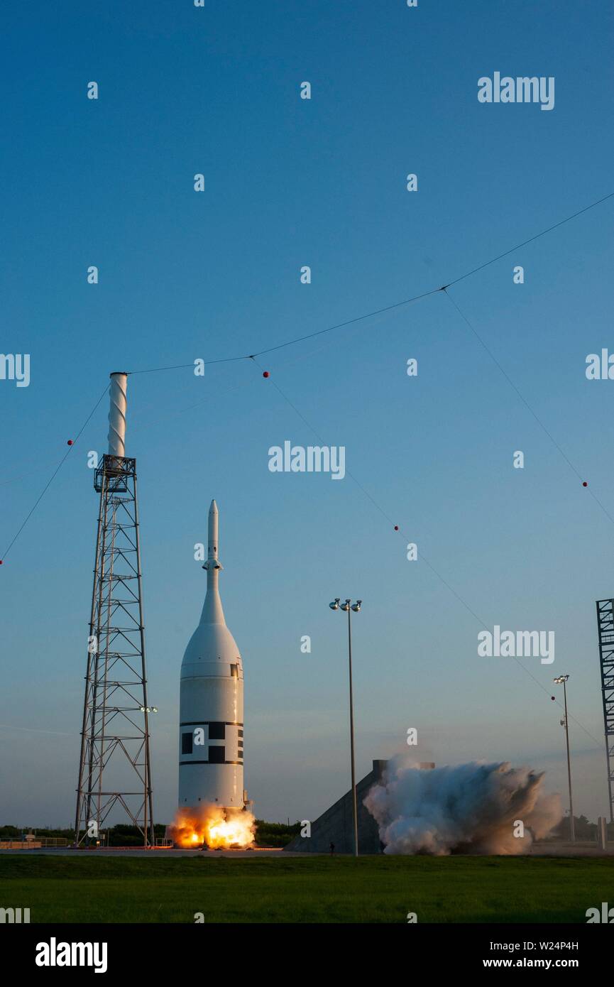 The NASA Orion Launch Abort System successfully launches atop a ...