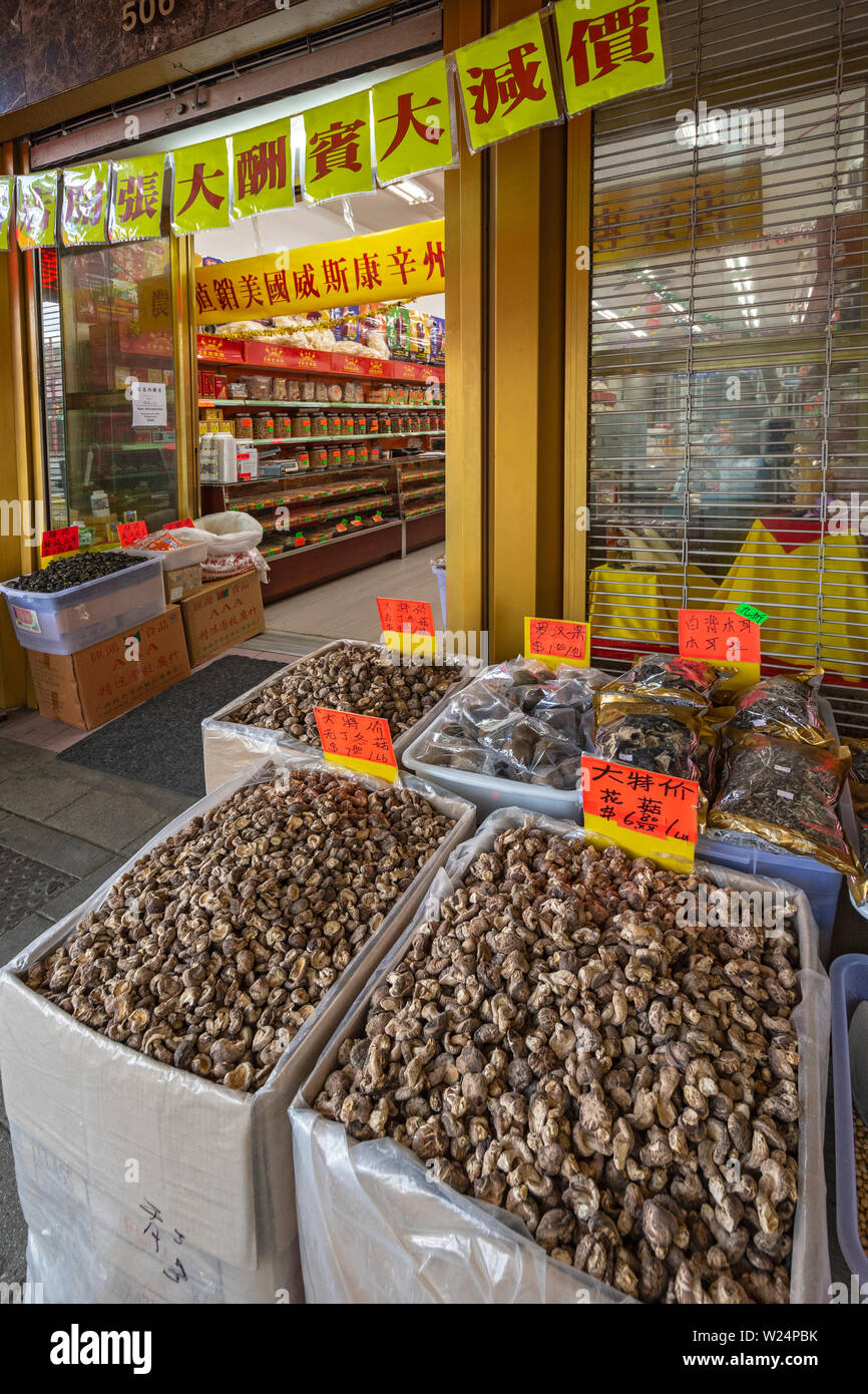 Asian canada hi-res stock photography and images - Alamy