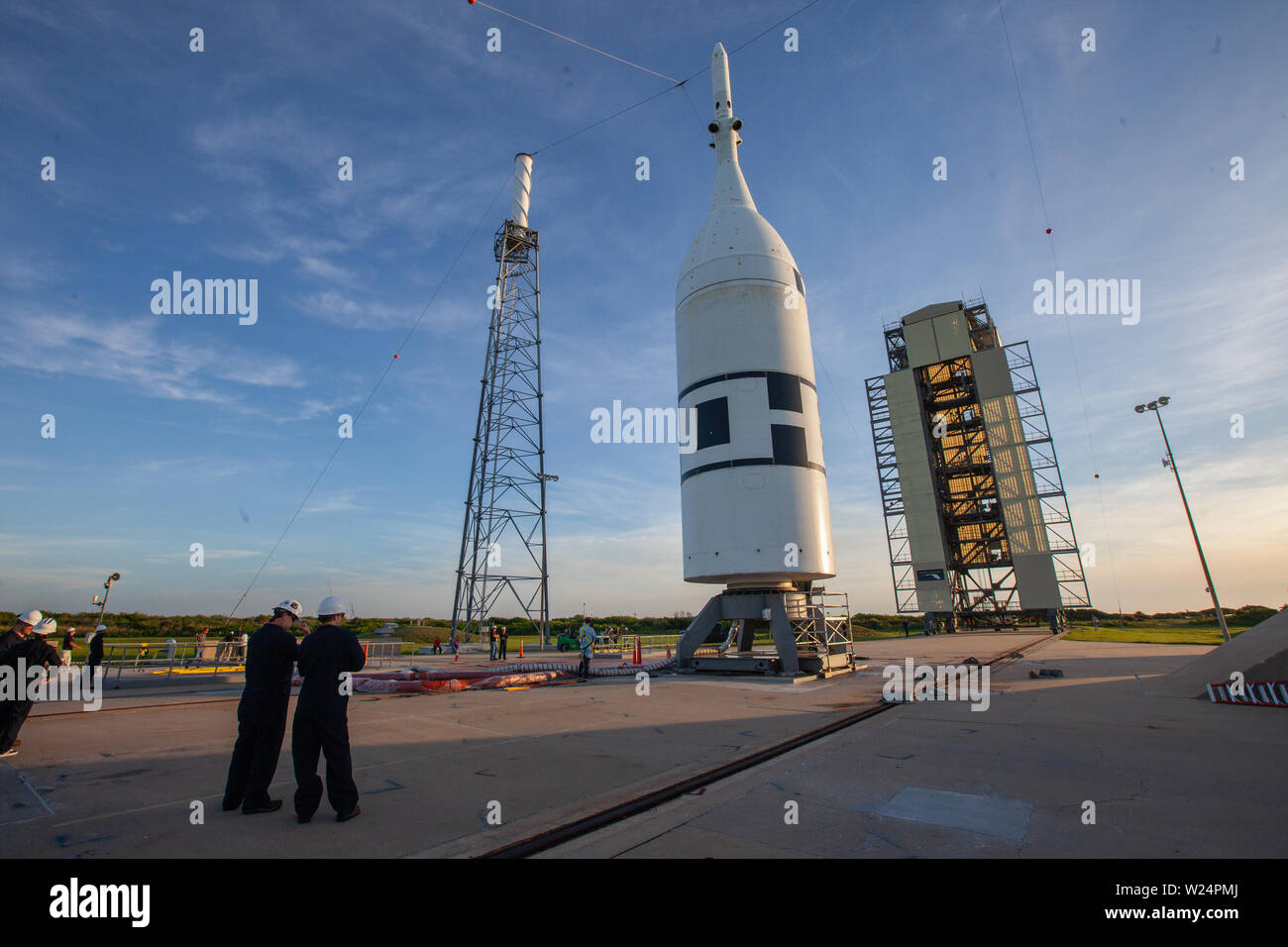 The NASA Orion Launch Abort System atop a Northrop Grumman rocket ...