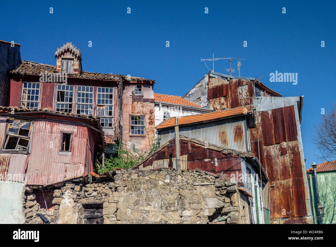 Rusty houses hi-res stock photography and images - Alamy