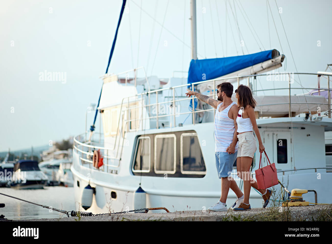 Dock holding boat hi-res stock photography and images - Alamy