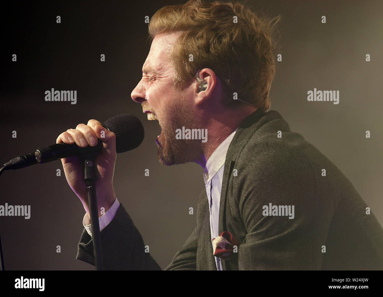 Kaiser chiefs hi-res stock photography and images - Alamy