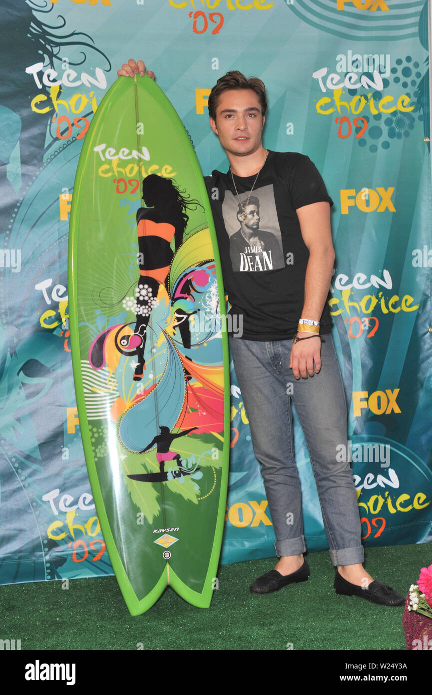 Teen choice awards surfboard hi-res stock photography and images - Alamy