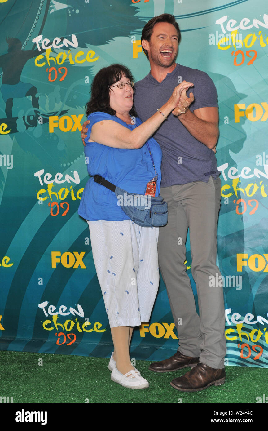LOS ANGELES, CA. August 10, 2009: Hugh Jackman with photo-journalist ...