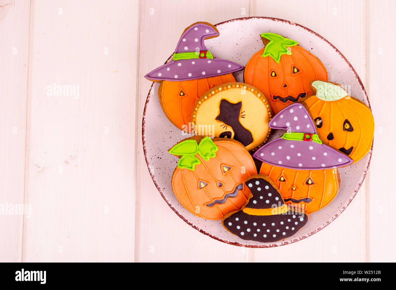 Homemade gingerbread with pictures for Halloween Stock Photo - Alamy