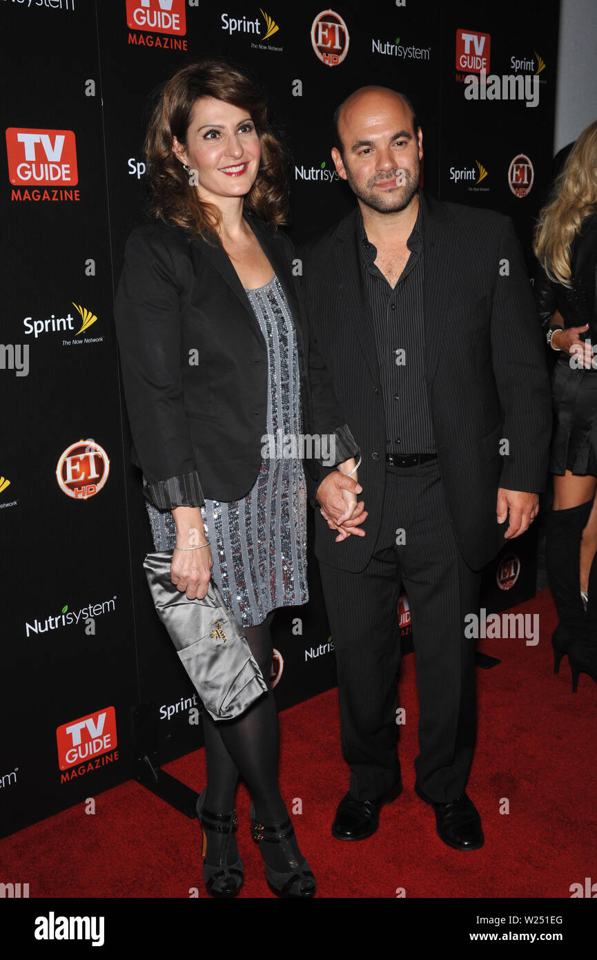 LOS ANGELES, CA. November 10, 2009: Nia Vardalos & husband Ian Gomez at ...