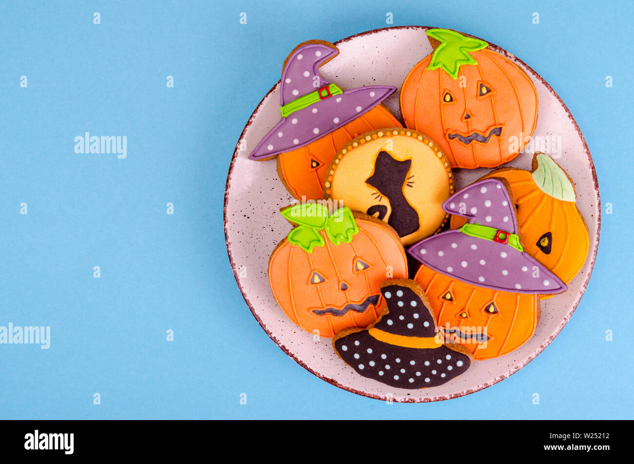 Gingerbread pictures hi-res stock photography and images - Alamy