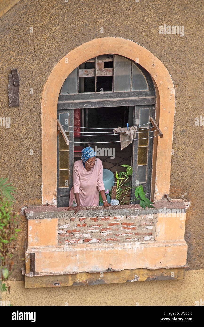 Building missing balcony hi-res stock photography and images - Alamy