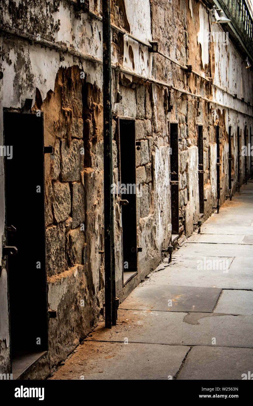 Cell block hi-res stock photography and images - Alamy