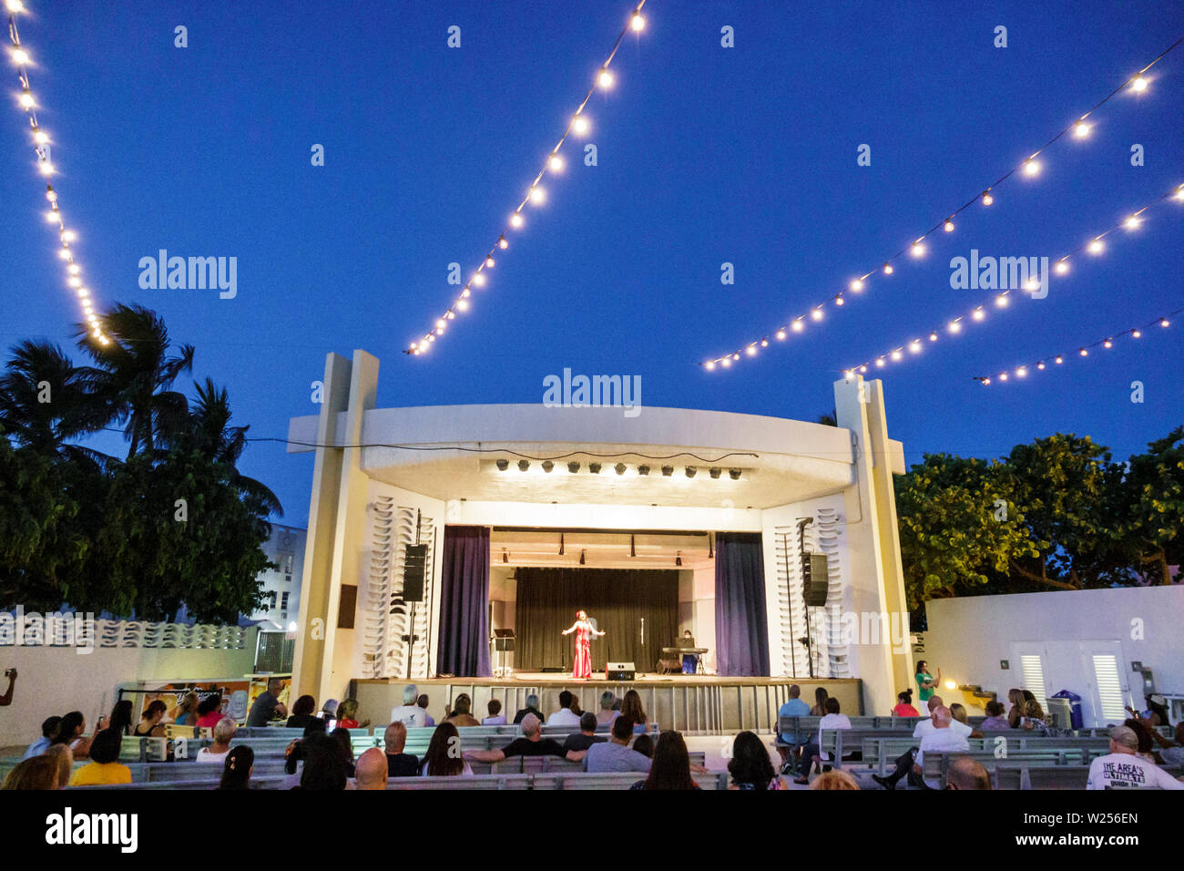 Open air venue hi-res stock photography and images - Alamy