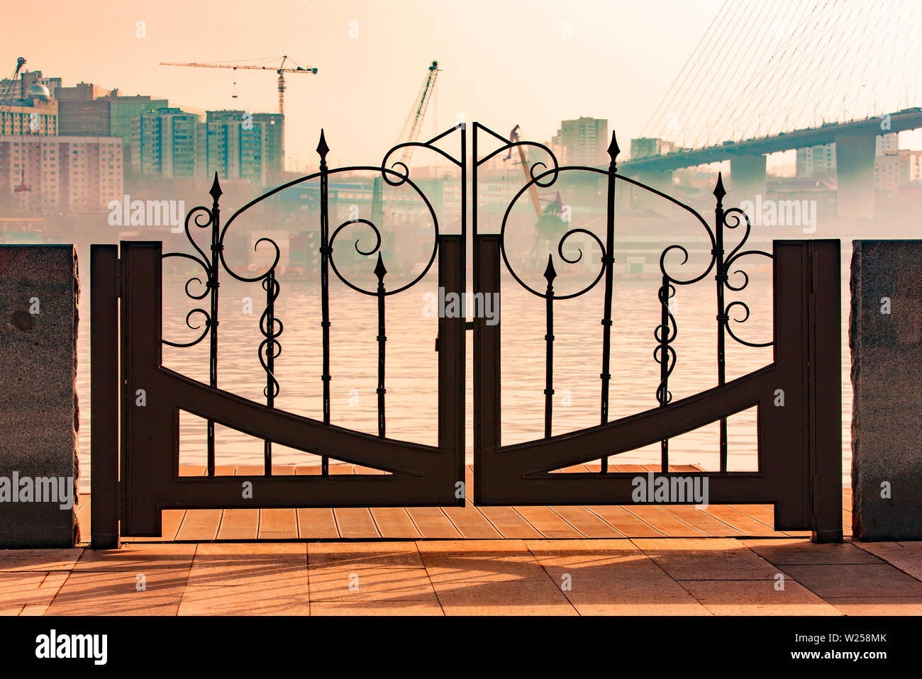 Metal gate on pier hi-res stock photography and images - Alamy