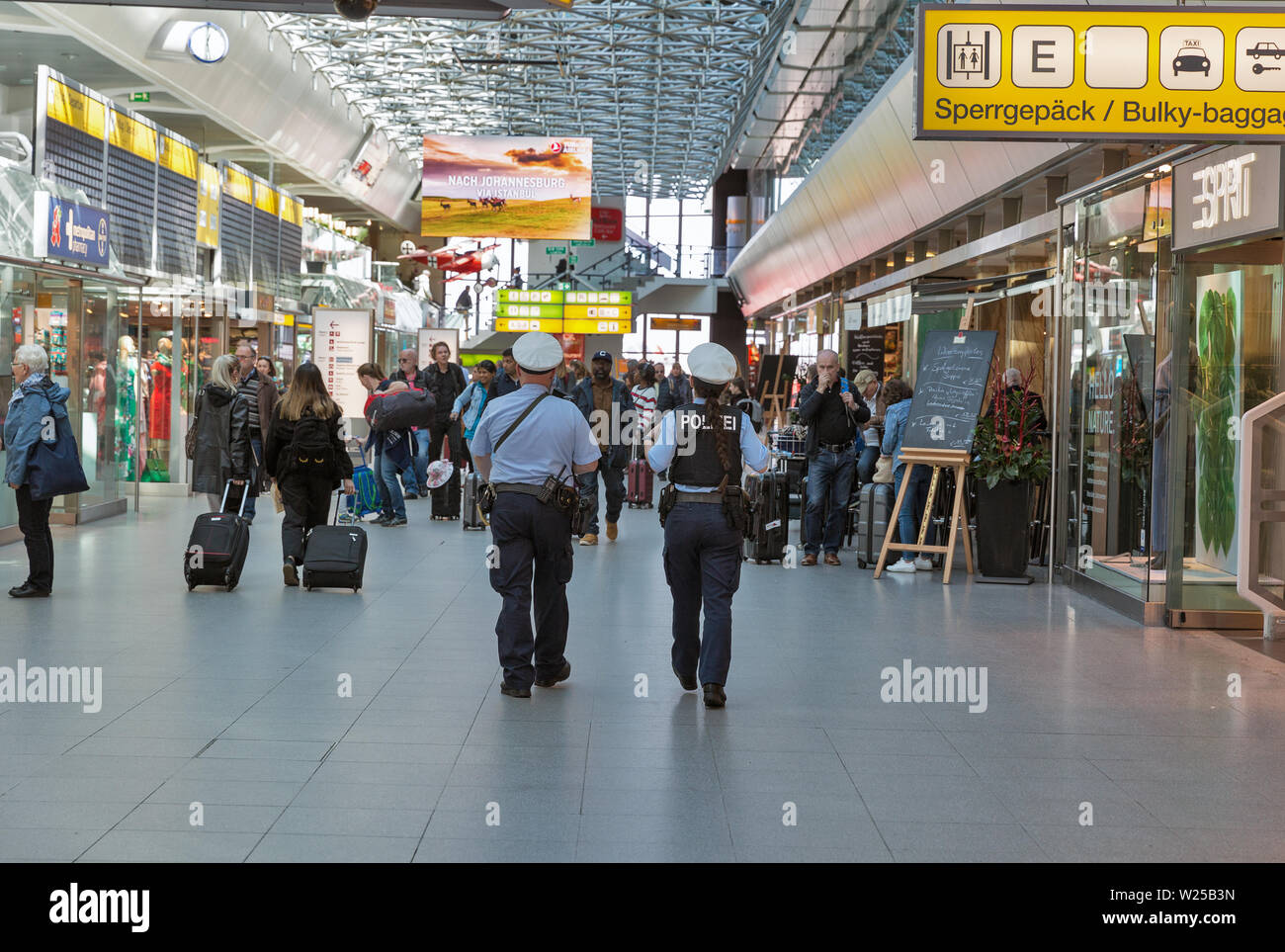 Police security airport in germany hi-res stock photography and images ...