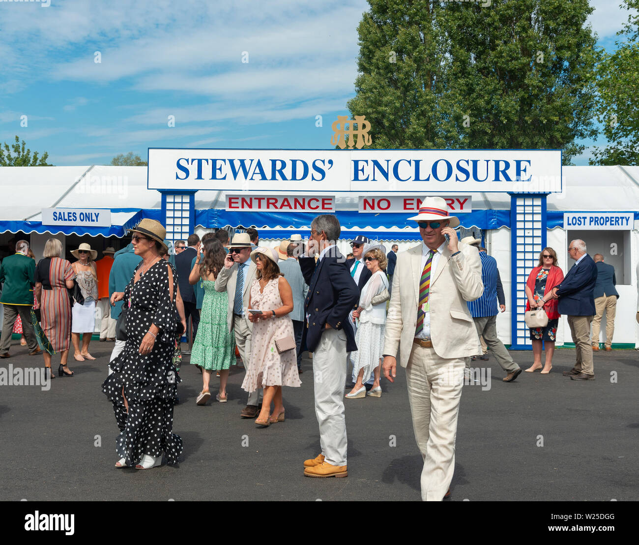 Henley regatta hi-res stock photography and images - Alamy