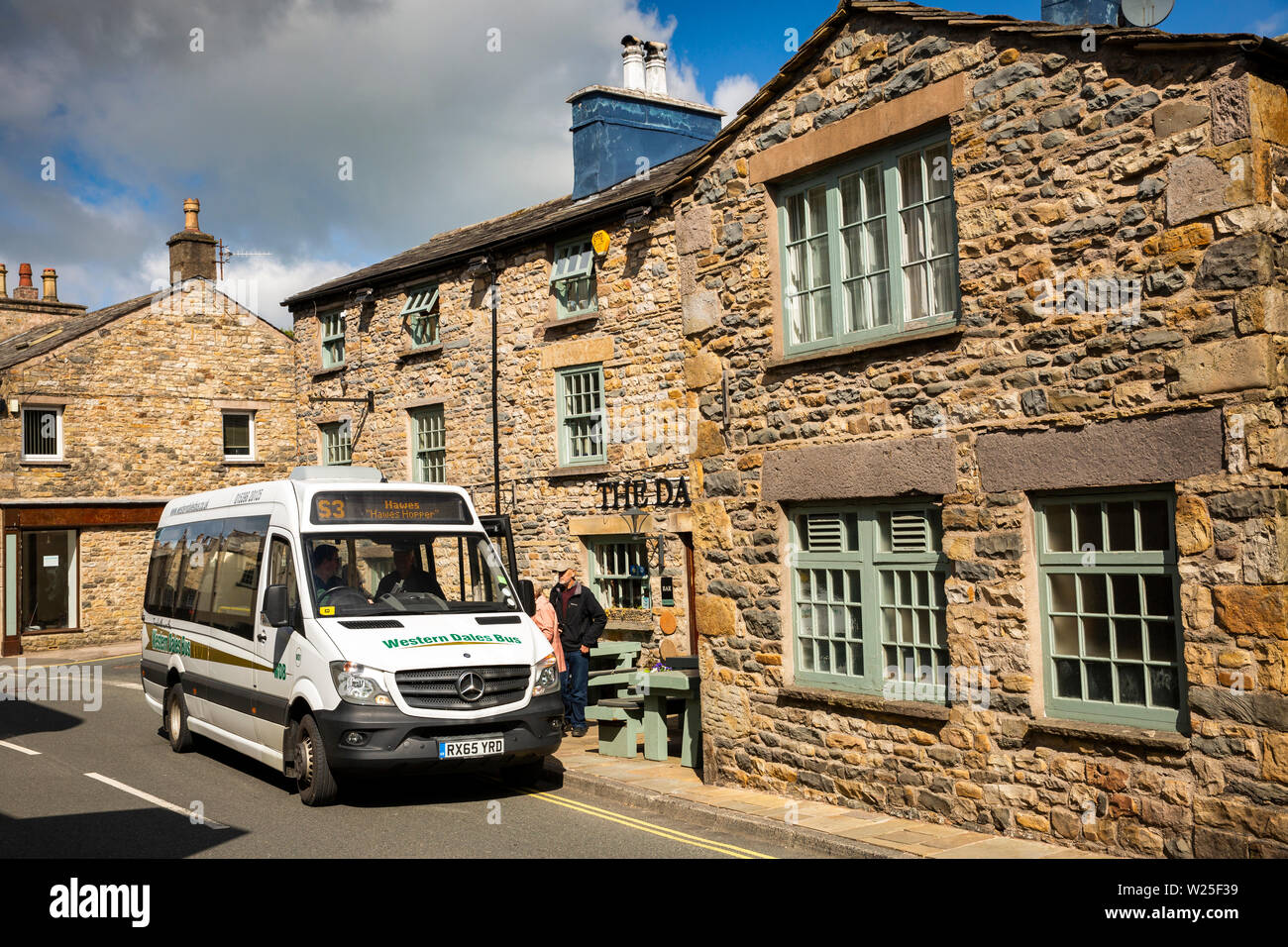 Public house pubs hawes hi-res stock photography and images - Alamy
