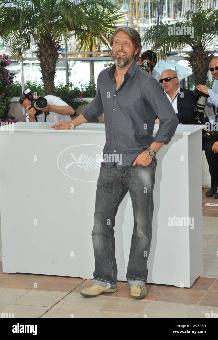 CANNES, FRANCE. May 24, 2009: Mads Mikkelsen at the photocall for his ...