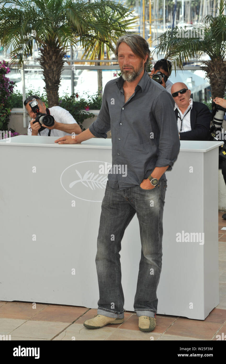 CANNES, FRANCE. May 24, 2009: Mads Mikkelsen at the photocall for his ...