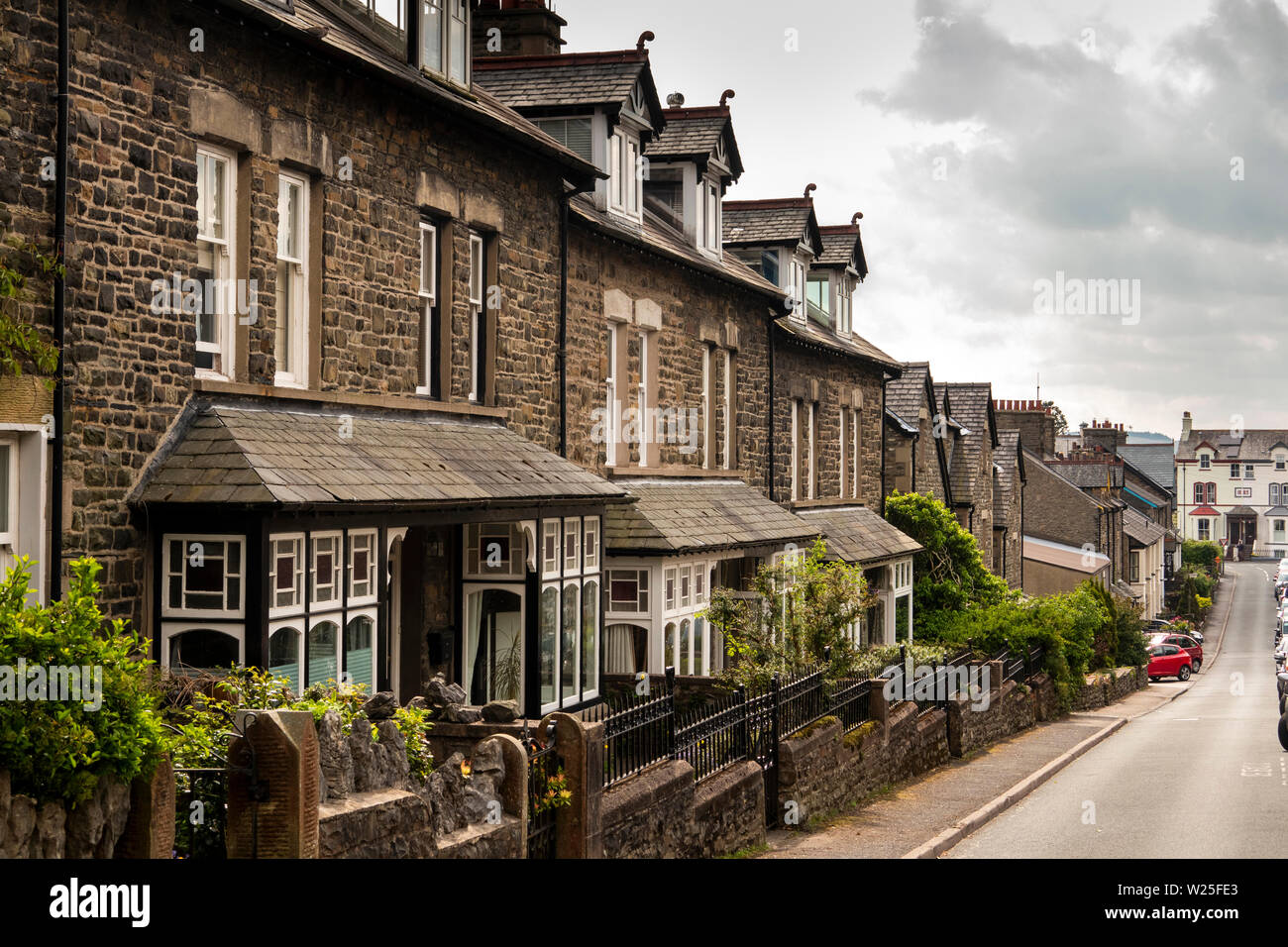 Victorian stone built house hi-res stock photography and images - Alamy