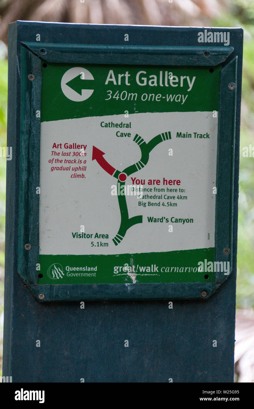 Carnarvon gorge footpath sign hi-res stock photography and images - Alamy